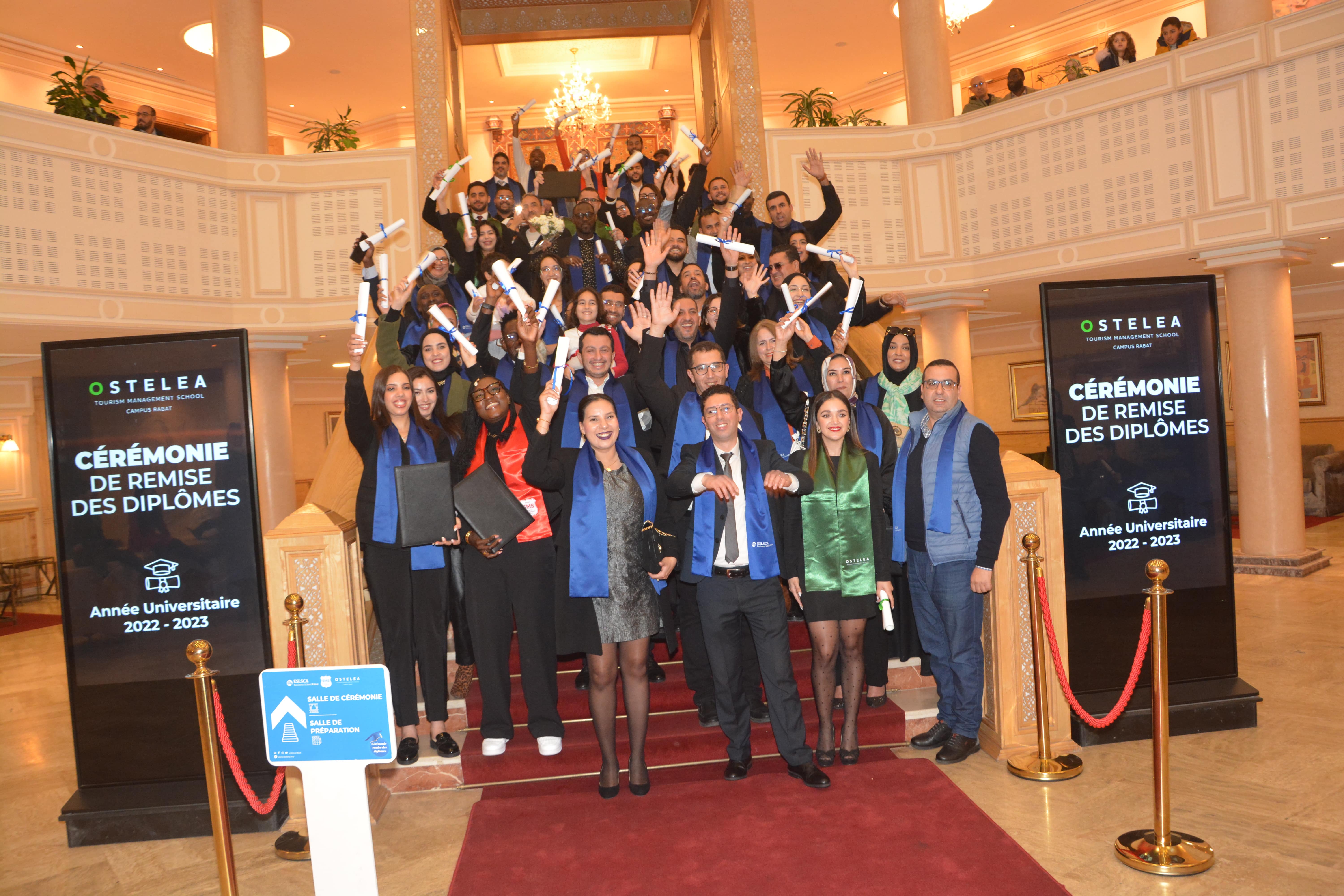 Cérémonie de remise des diplômes au profit des lauréats de la formation ...